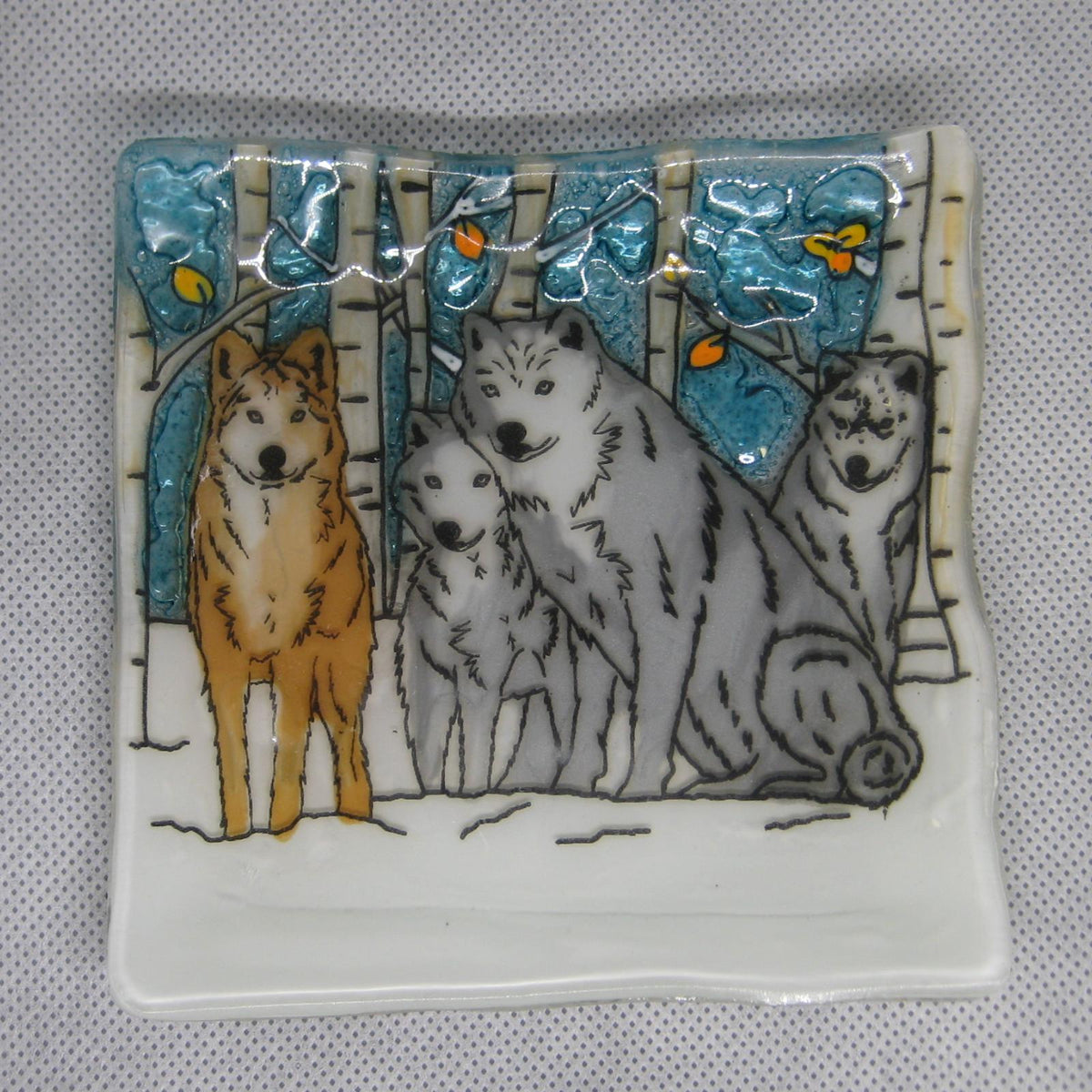 Glass Wolf Dish – Wolf Park