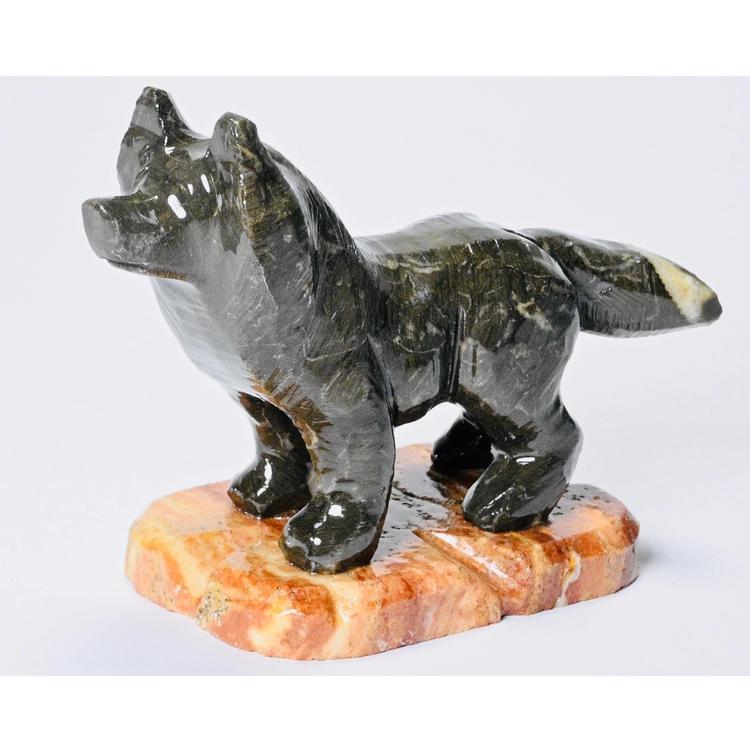 Marble Wolf Statue – Wolf Park